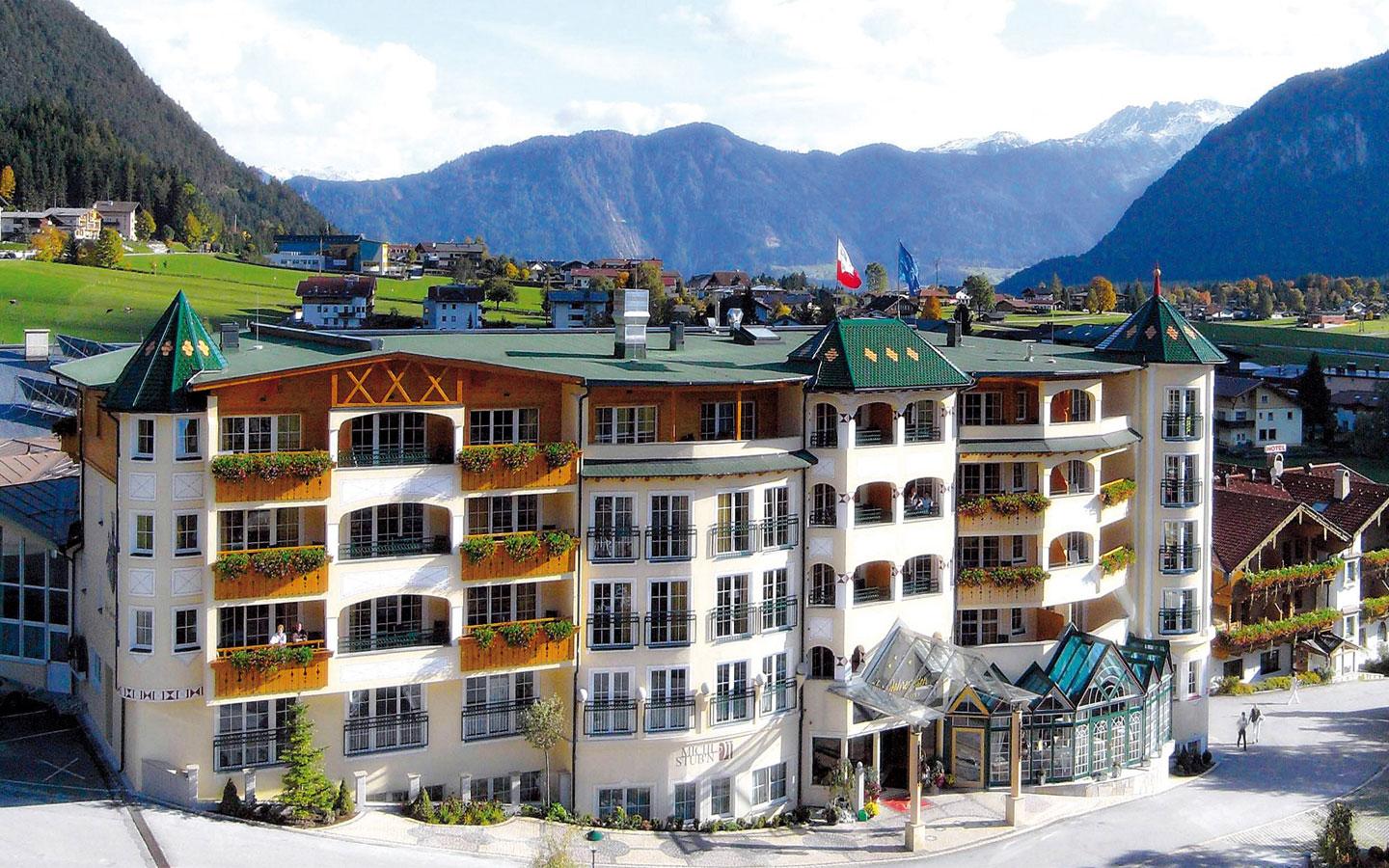 Vier Jahreszeiten Wellnessresort Achensee online buchen in Maurach am ...